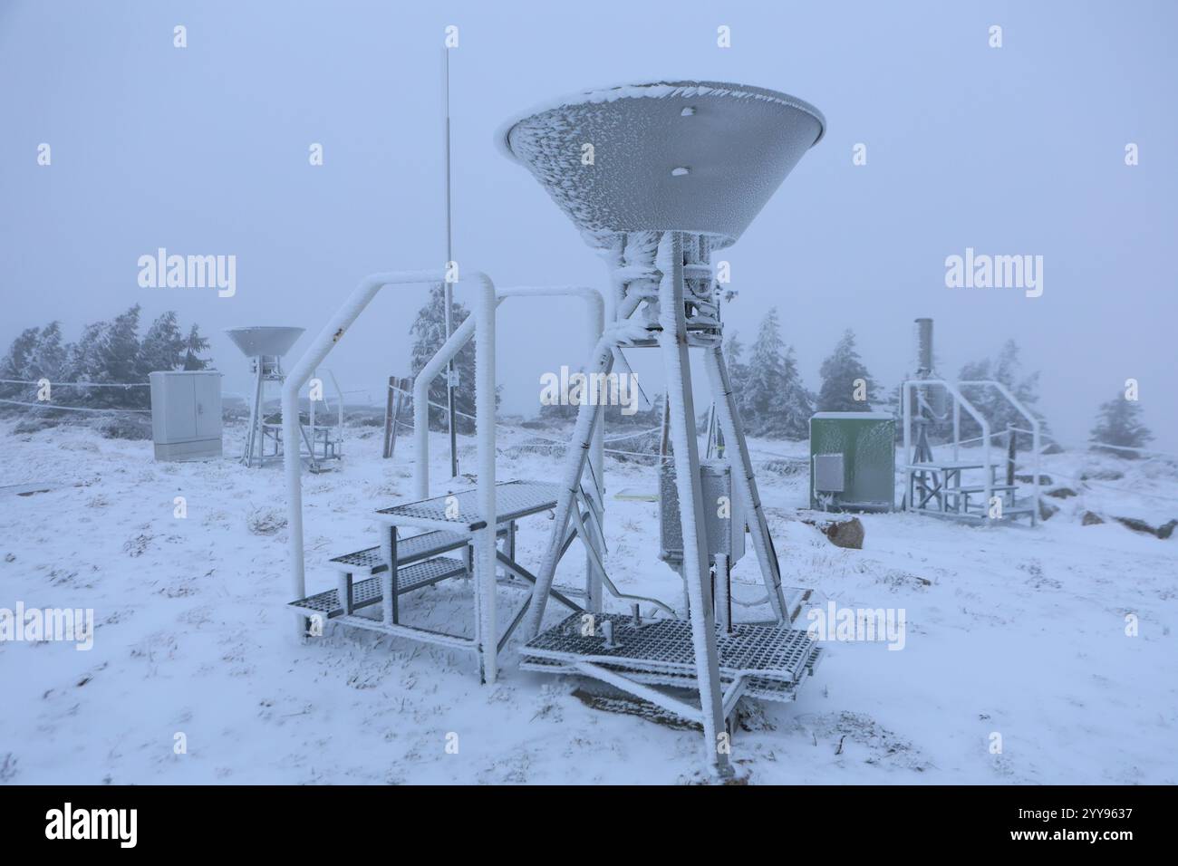 Schierke, Germany. 20th Dec, 2024. View of icy weather measuring ...