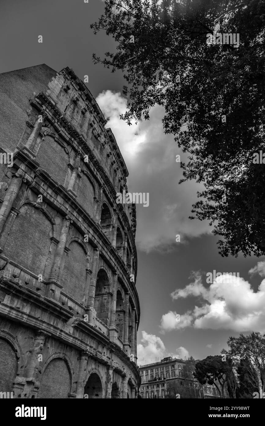 Coliseo roma exterior hi-res stock photography and images - Alamy