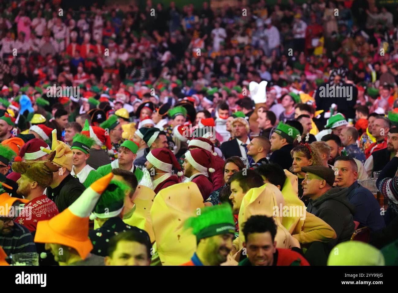 A general view of the crowd during day six of the Paddy Power World ...