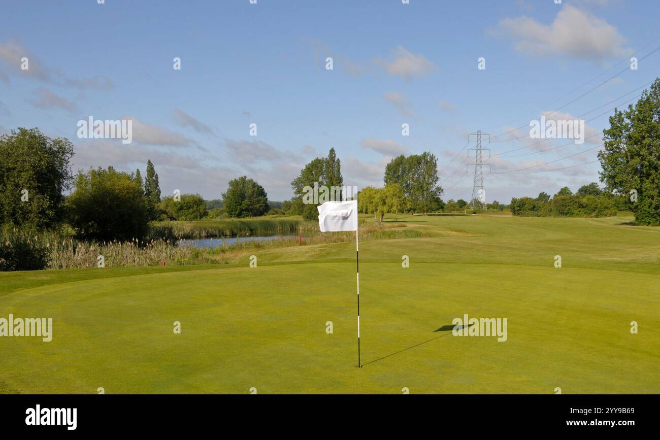 View of 9th Green and Lake, Chelsfield Lakes Golf Centre, Chelsfield ...