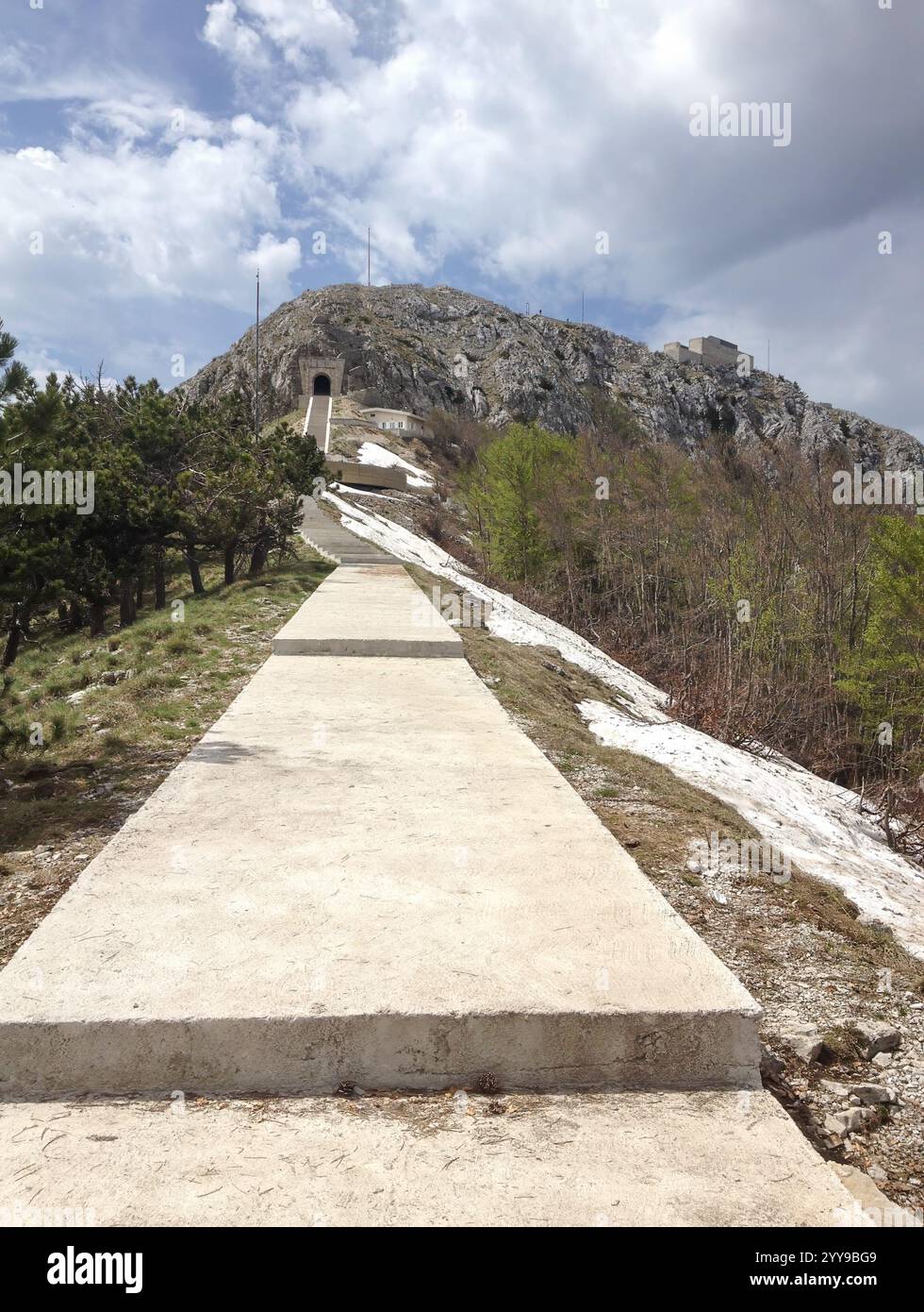 Long steep path up to tunnel entrance of Mausoleum of Njegos on Mount ...