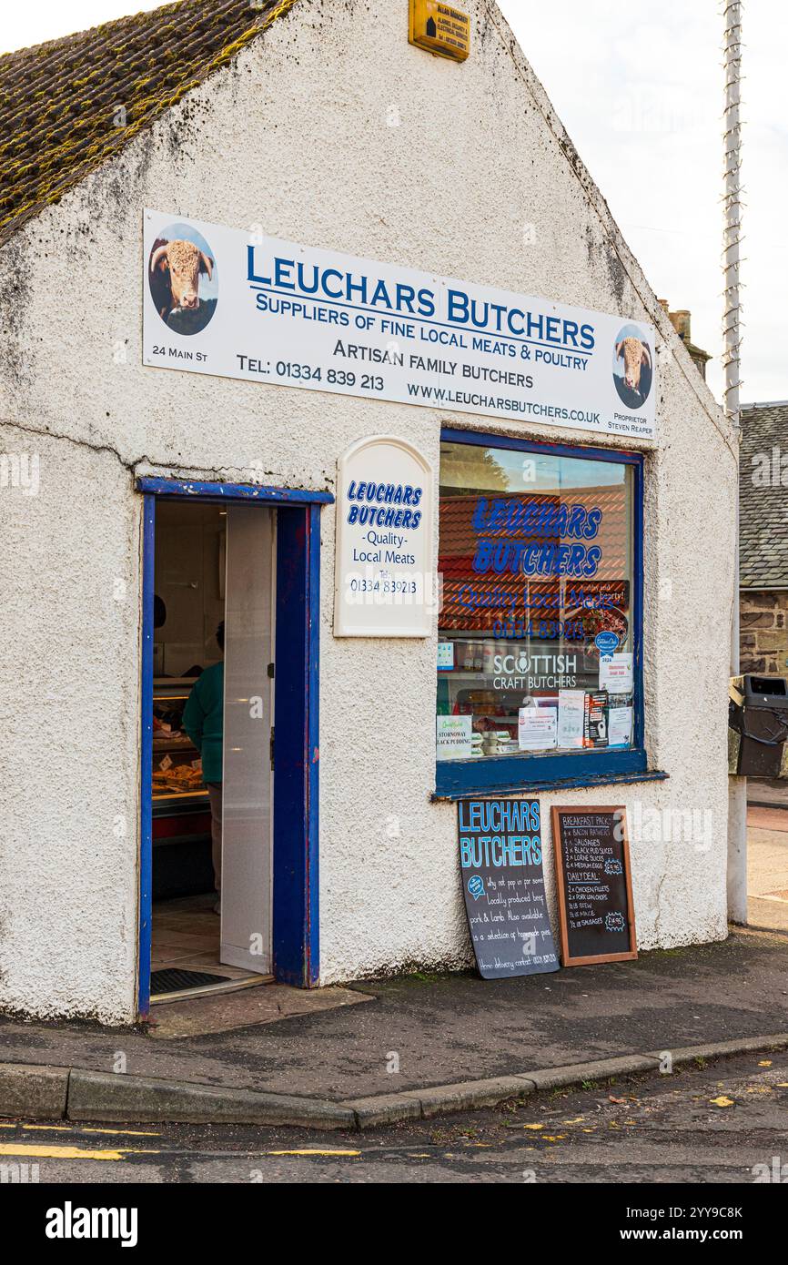 Old fashioned butcher shop hi-res stock photography and images - Alamy