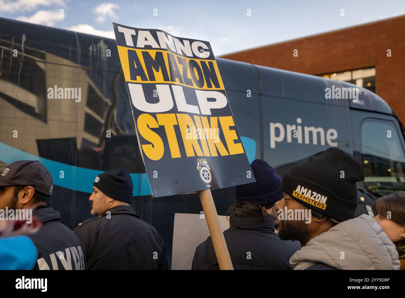 New York, New York, USA. 19th Dec, 2024. Amazon workers? and members of ...