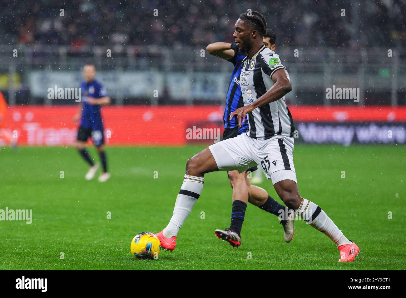 Milan, Italien. 19th Dec, 2024. Souleymane Isaak Toure of Udinese ...