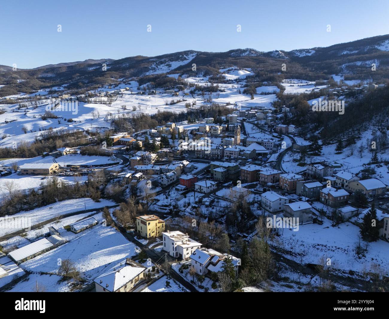 Top down view roofs roads hi-res stock photography and images - Alamy