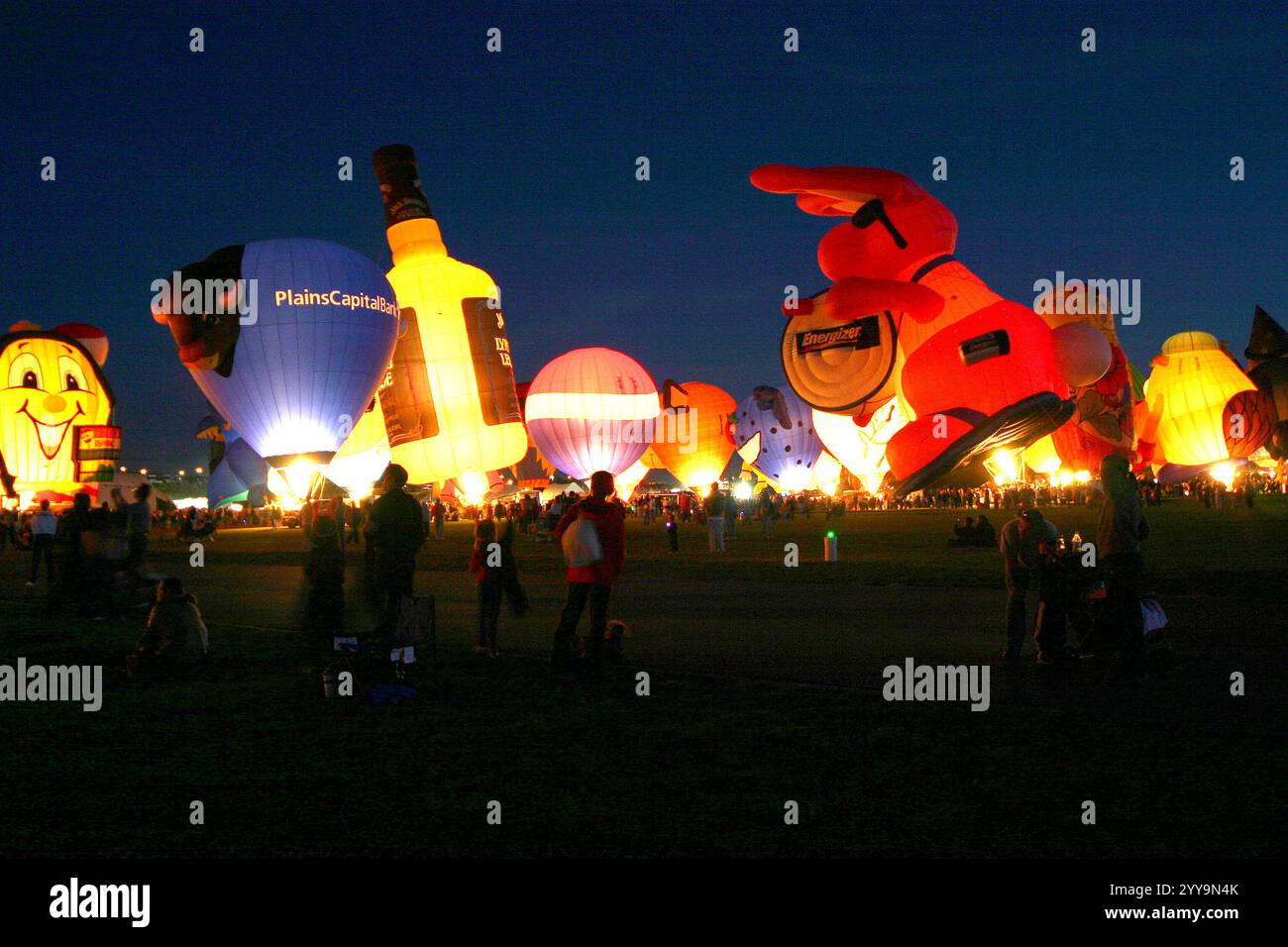 Night glow of the hot air balloons at the Albuquerque Balloon Fiesta ...