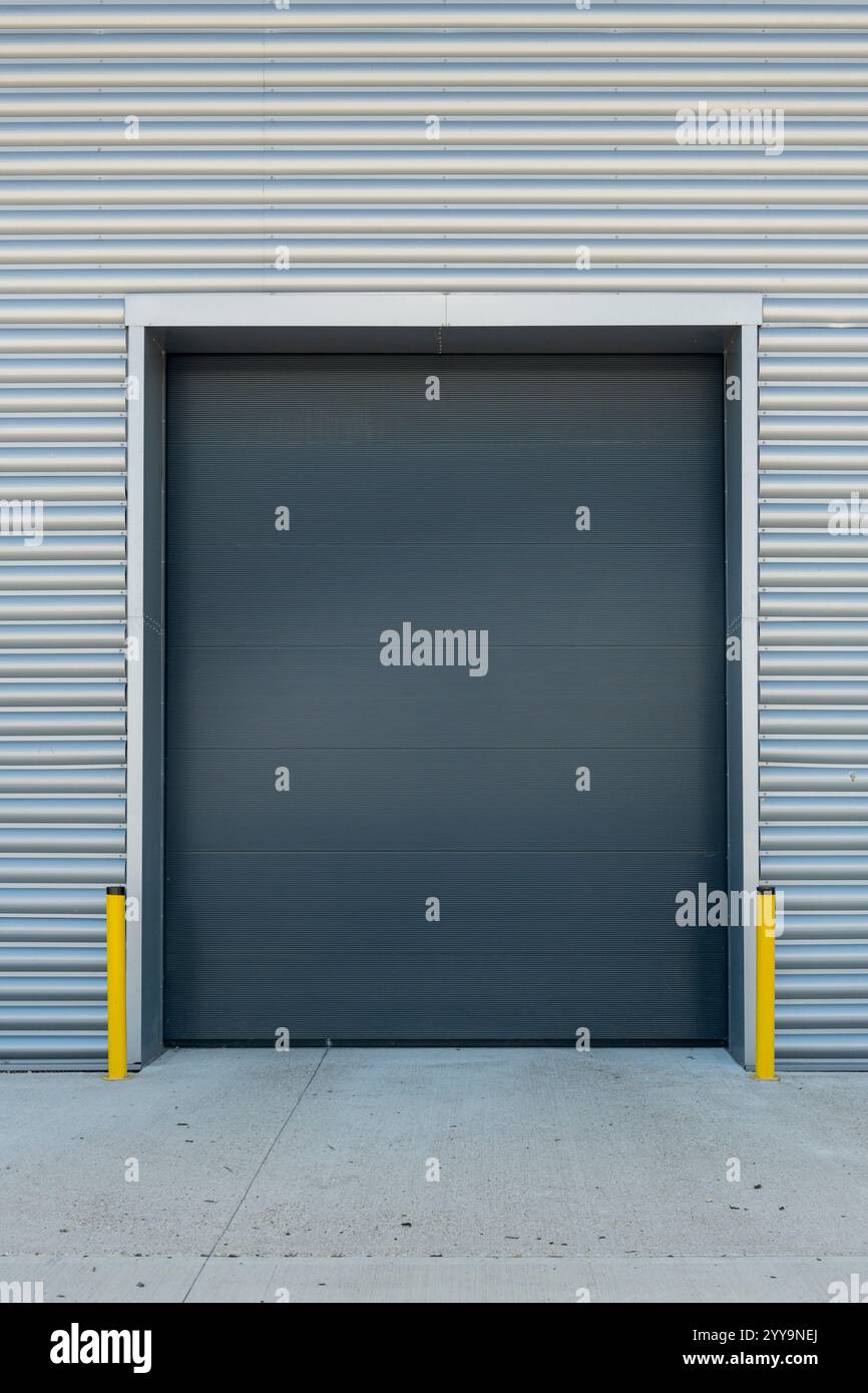 Closed shuttered roller doors hi-res stock photography and images - Alamy