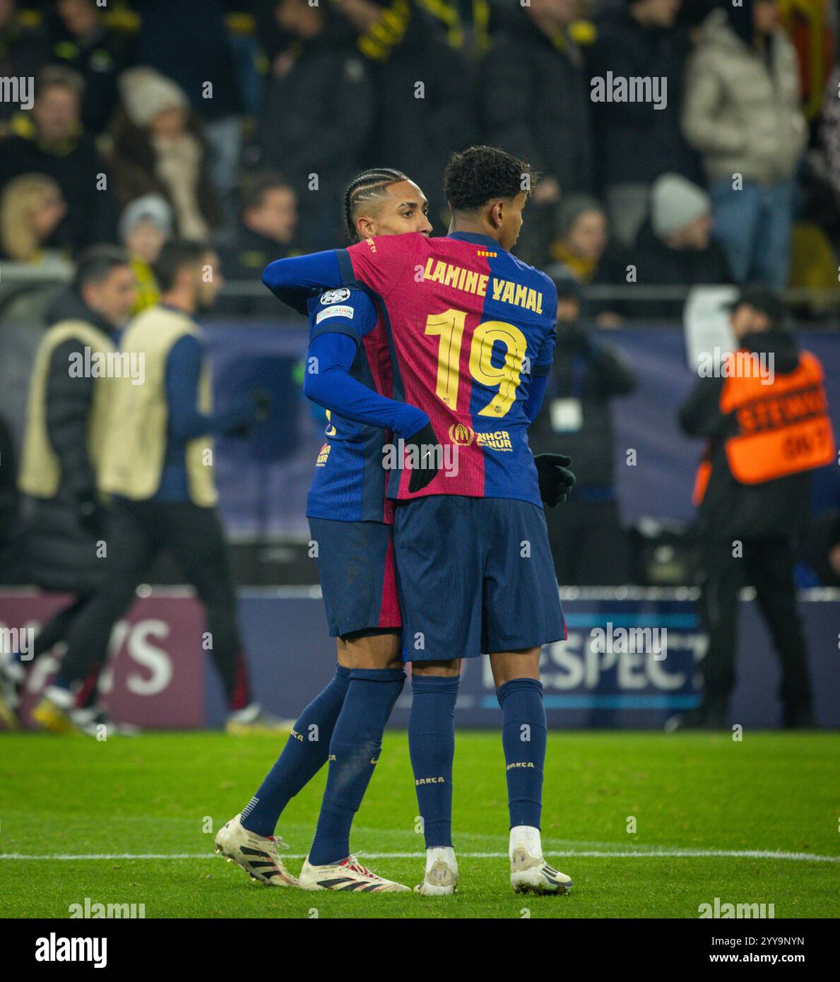 Raphinha and lamine yamal hi-res stock photography and images - Alamy