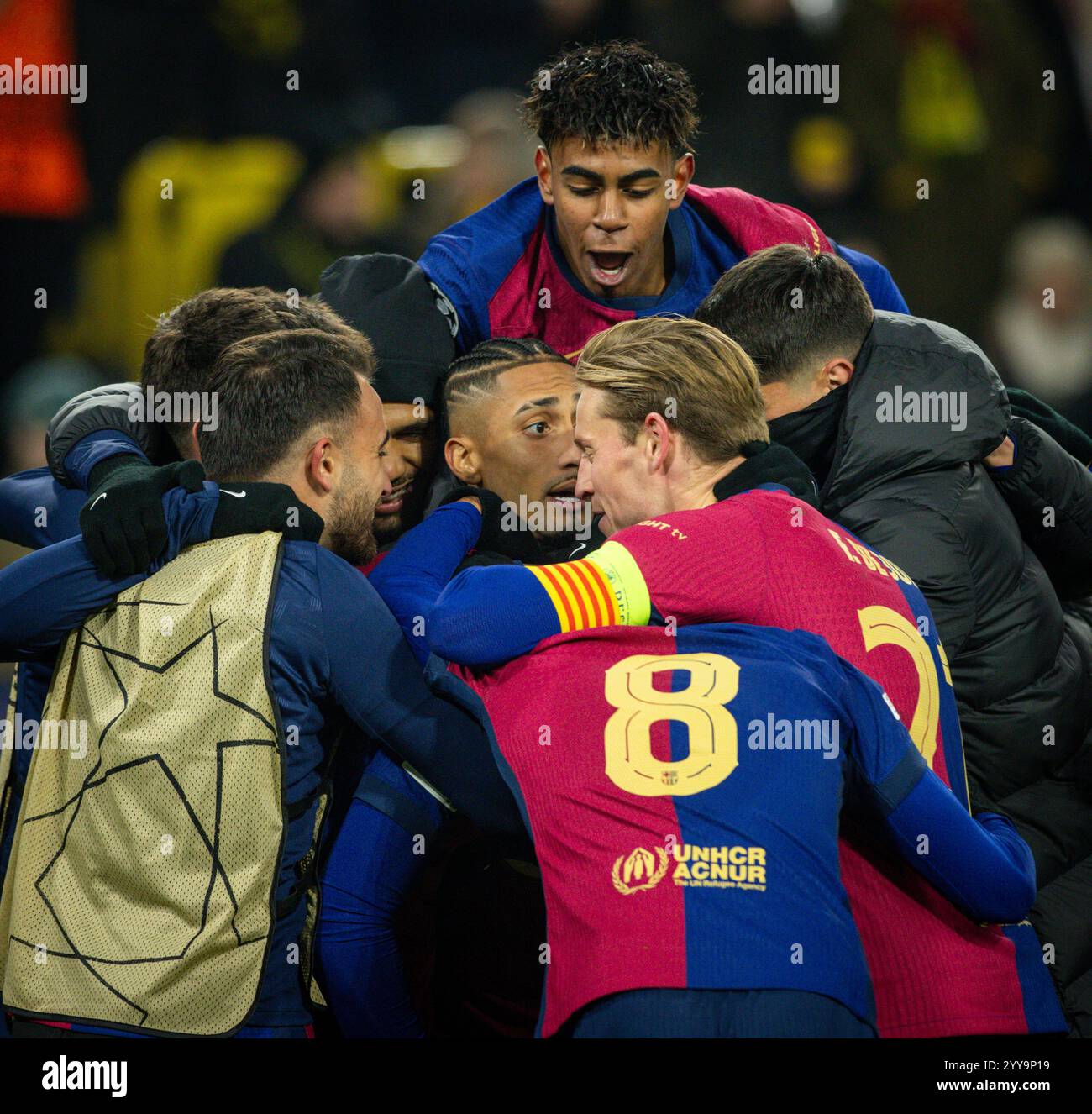 Dortmund, Germany. 11th Dec 2024. Raphinha (Barca) Lamine Yamal (Barca ...