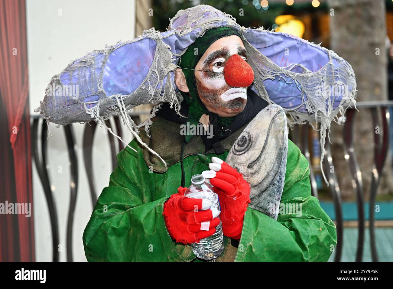 LONDON, UK. 20th Dec, 2024. Casts Aelita West (short) Francesco Bifano ...