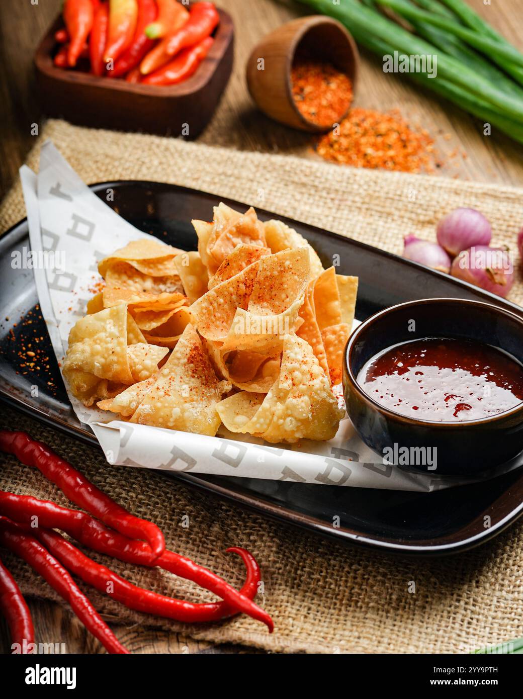 Fried wontons dipping sauce hi-res stock photography and images - Alamy