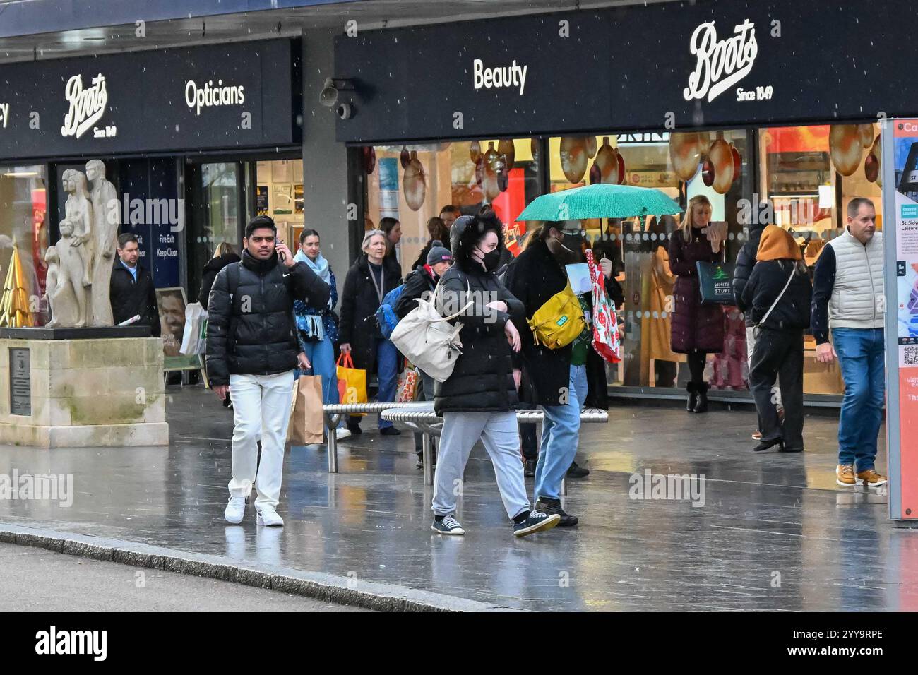 Exeter, Devon, UK. 20th December 2024. UK Weather. The city centre at ...