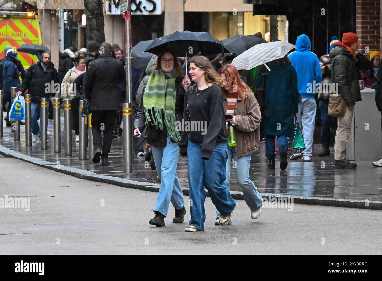 Exeter, Devon, UK. 20th December 2024. UK Weather. The city centre at ...