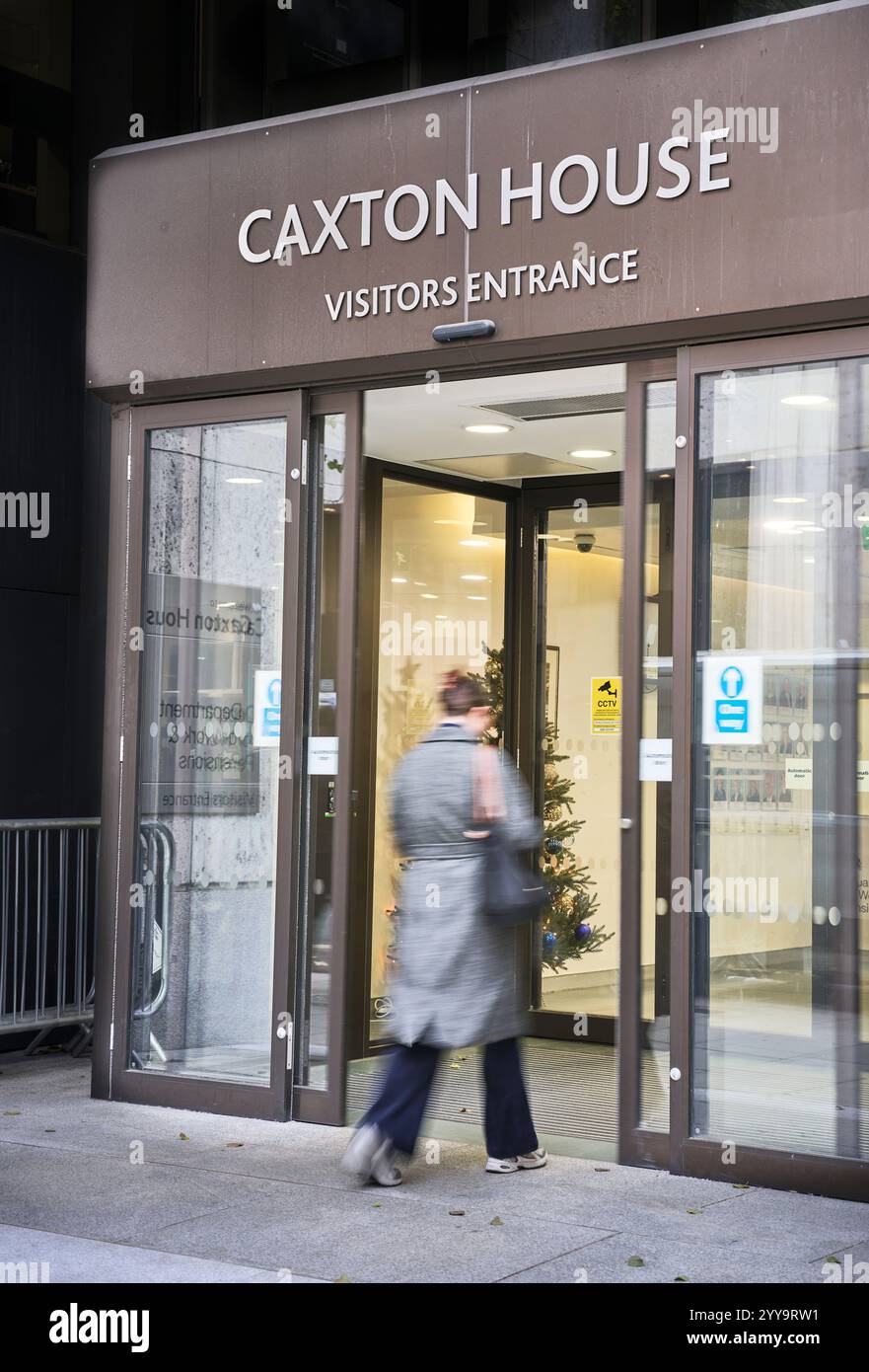 Dwp visitors entrance hi-res stock photography and images - Alamy
