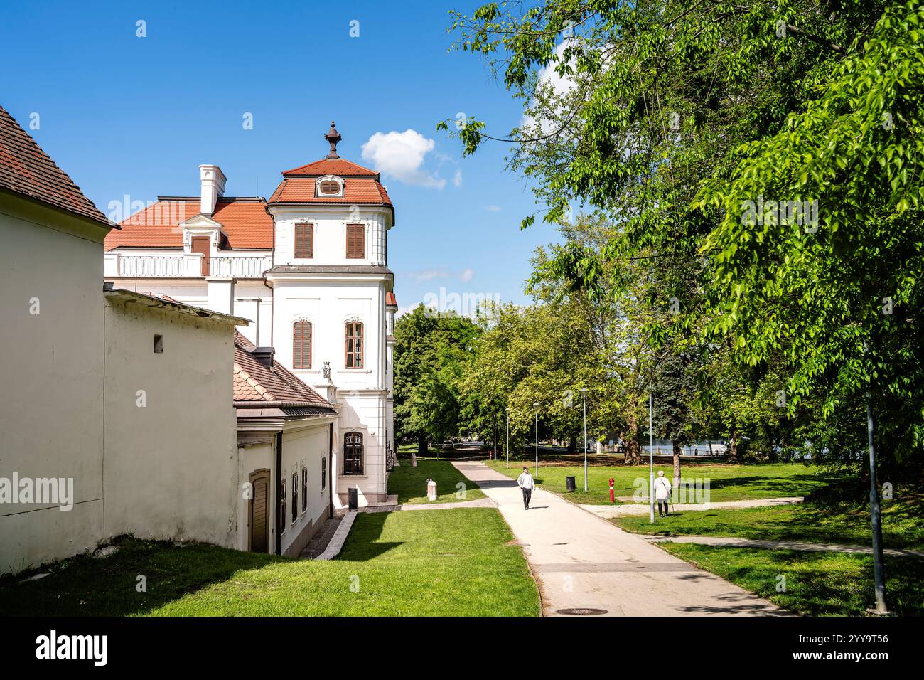 Tata hungary castle hi-res stock photography and images - Alamy