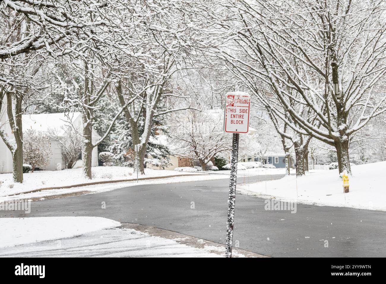 Chicago, USA. 20 December 2024. Chicago weather – A quiet street as ...