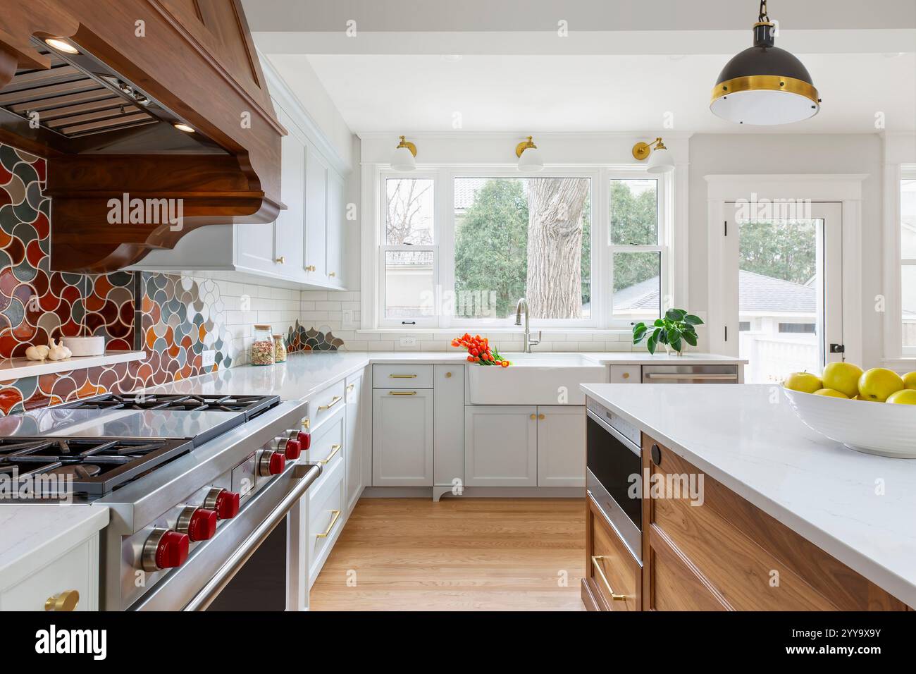 Wolf kitchen appliances hi-res stock photography and images - Alamy