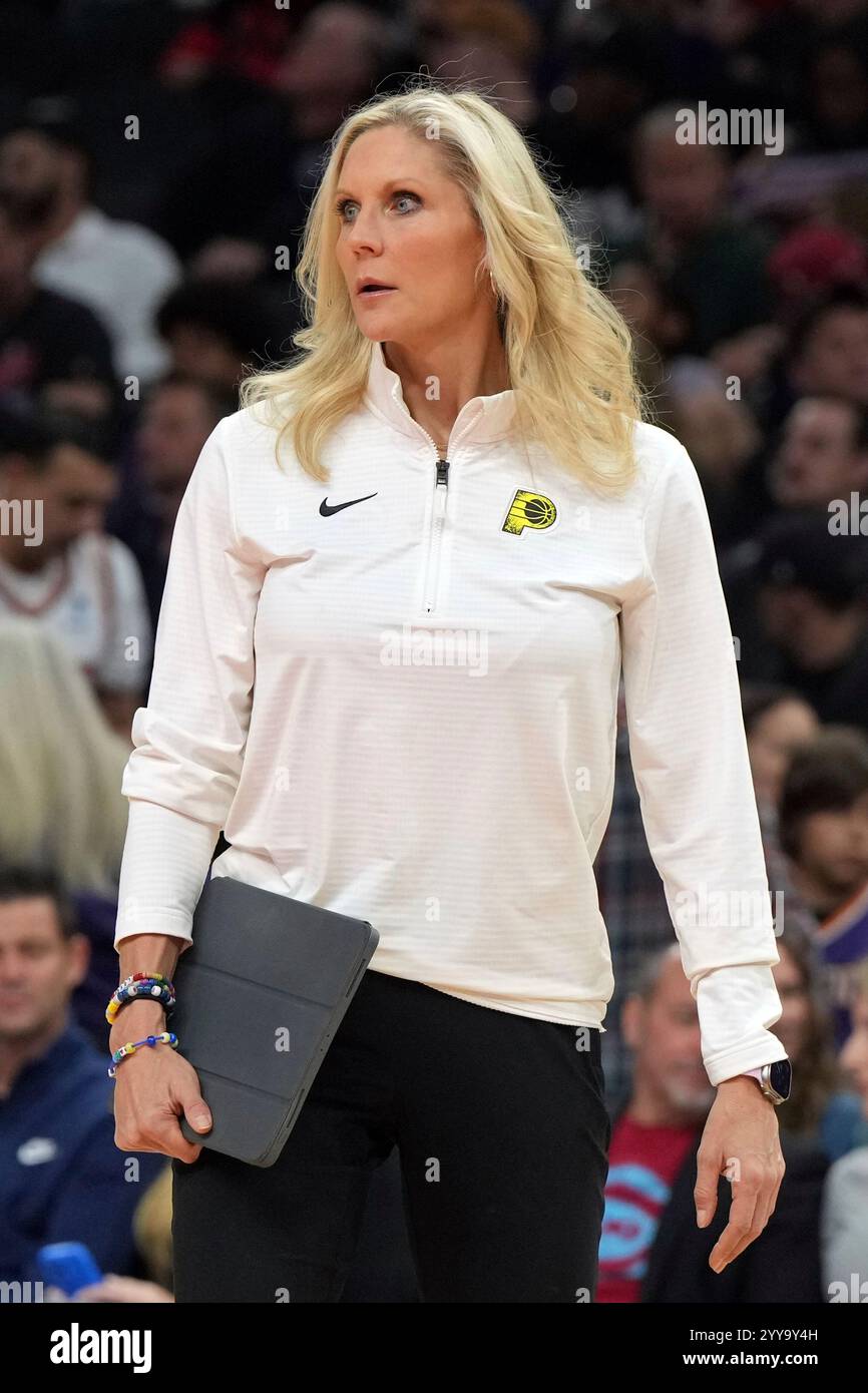 Indiana Pacers assistant coach Jenny Boucek during the first half of an ...