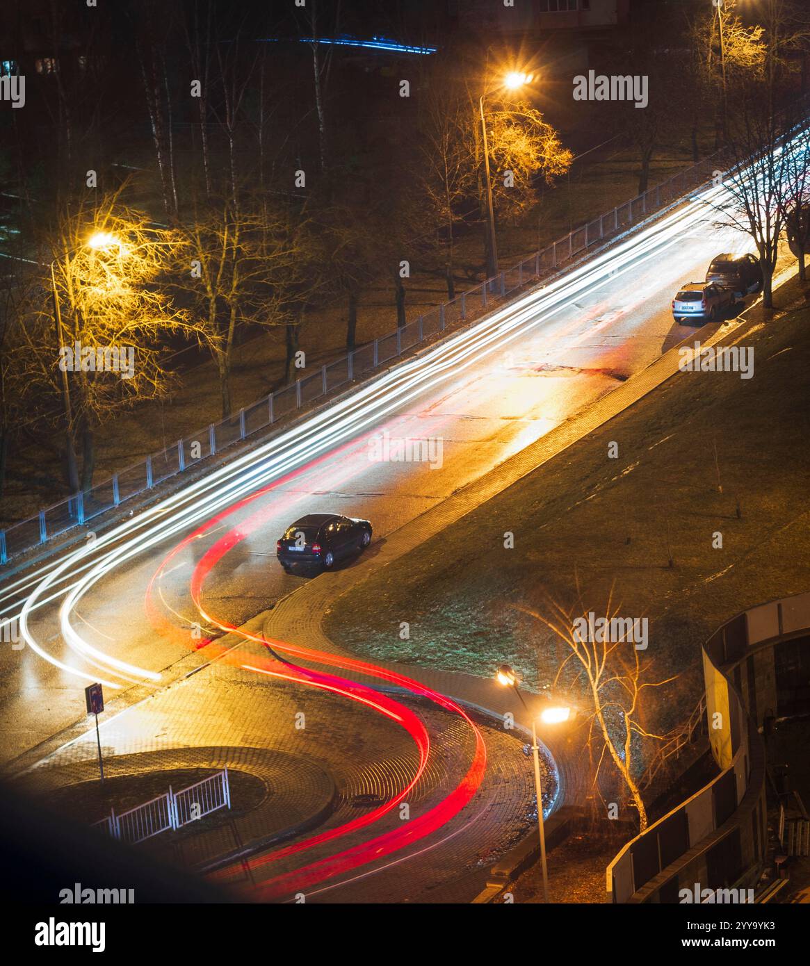 City streetlights glowing night hi-res stock photography and images - Alamy