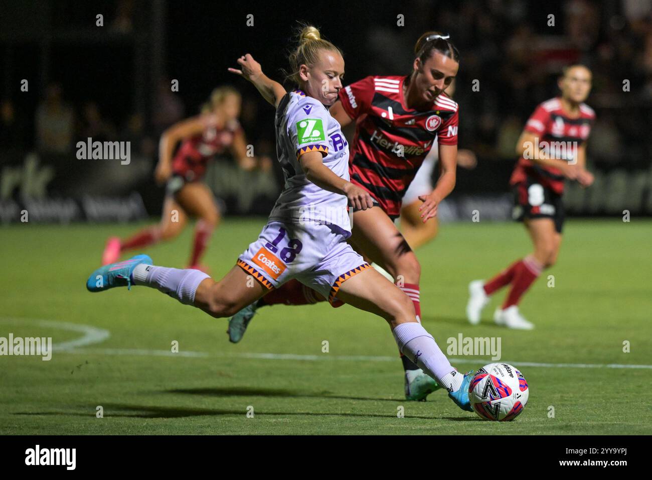 Rooty Hills, Australia. 20th Dec, 2024. Isabella Foletta (L) of Perth ...