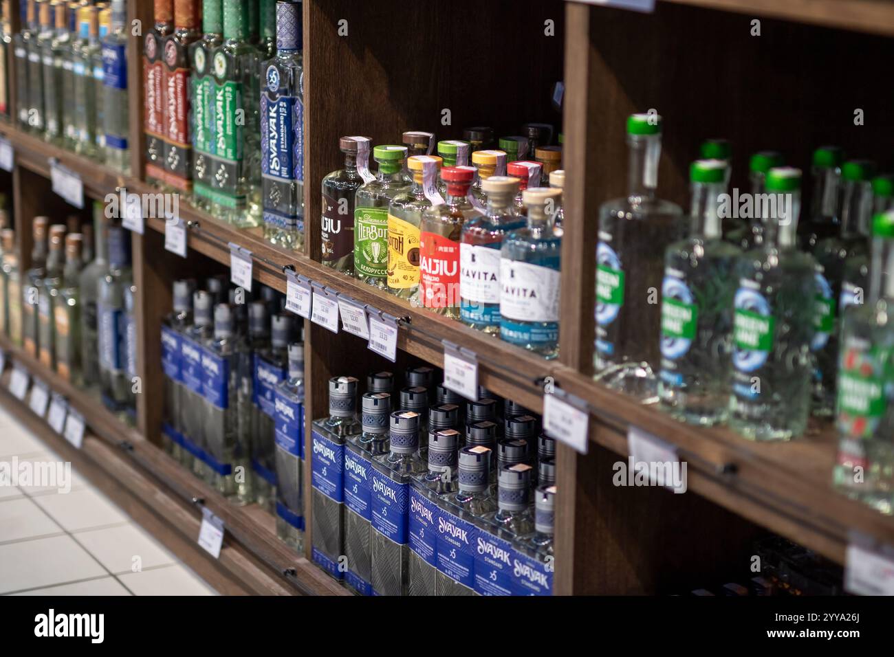 Wine and spirits showcase hi-res stock photography and images - Alamy