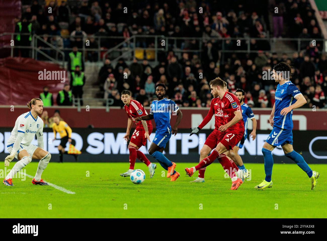 Tim Rossmann (Fortuna D?sseldorf, 21) schie?t das 2:1 2. Fussball Bundesliga, Fortuna D?sseldorf ...