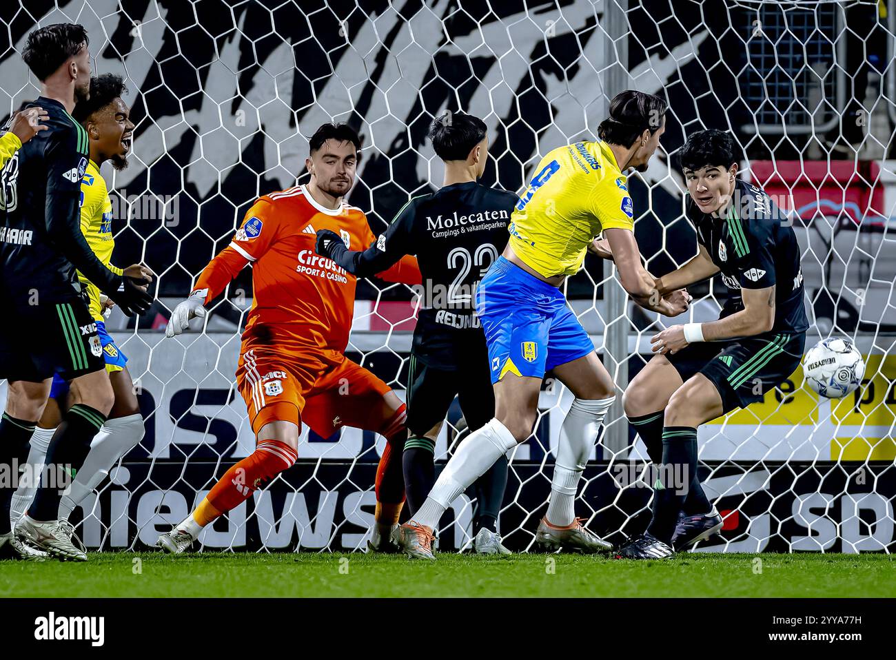 WAALWIJK, Netherlands. 20th Dec, 2024. SPO, Mandemakers Stadium, Dutch eredivisie, season 2024/ ...