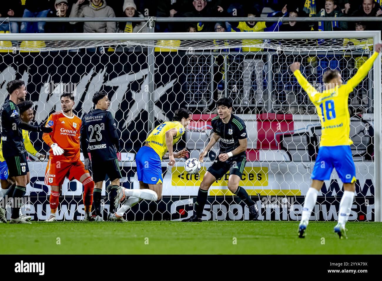 WAALWIJK, Netherlands. 20th Dec, 2024. SPO, Mandemakers Stadium, Dutch eredivisie, season 2024/ ...