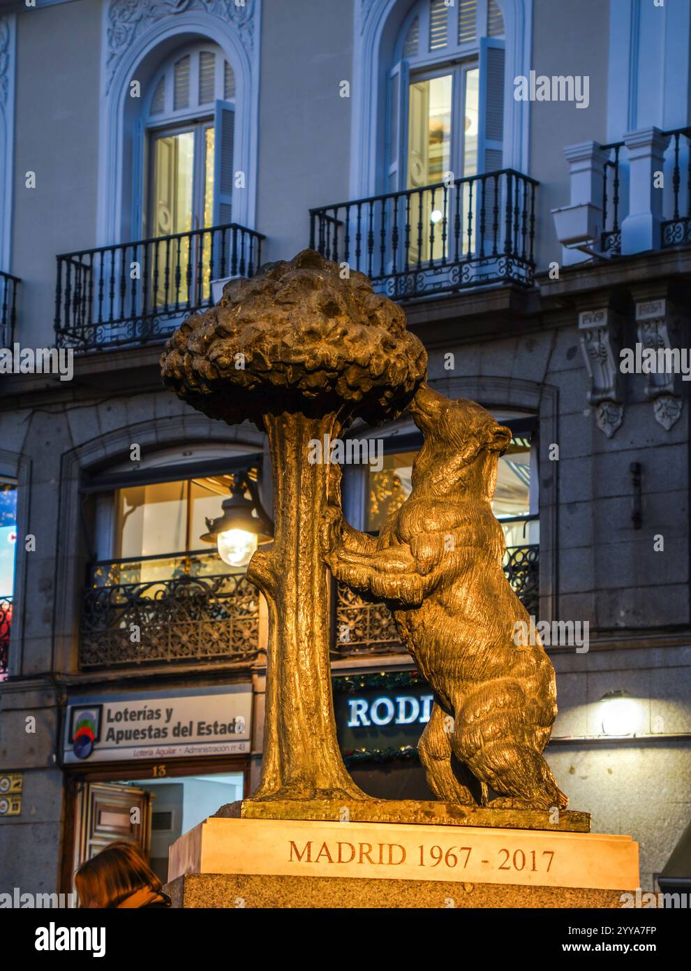 Puerta del Sol square,, Statue of the Bear and Strawberry Tree ...