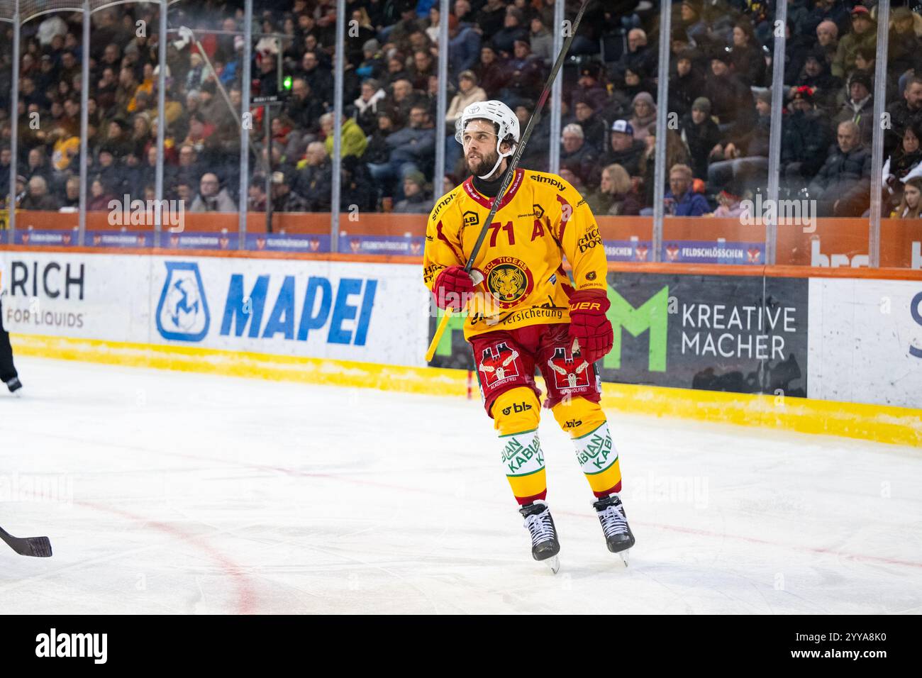 Bern, PostFinance Arena, NL: SC, USA. 20th Dec, 2024. Bern - SCL Tigers ...