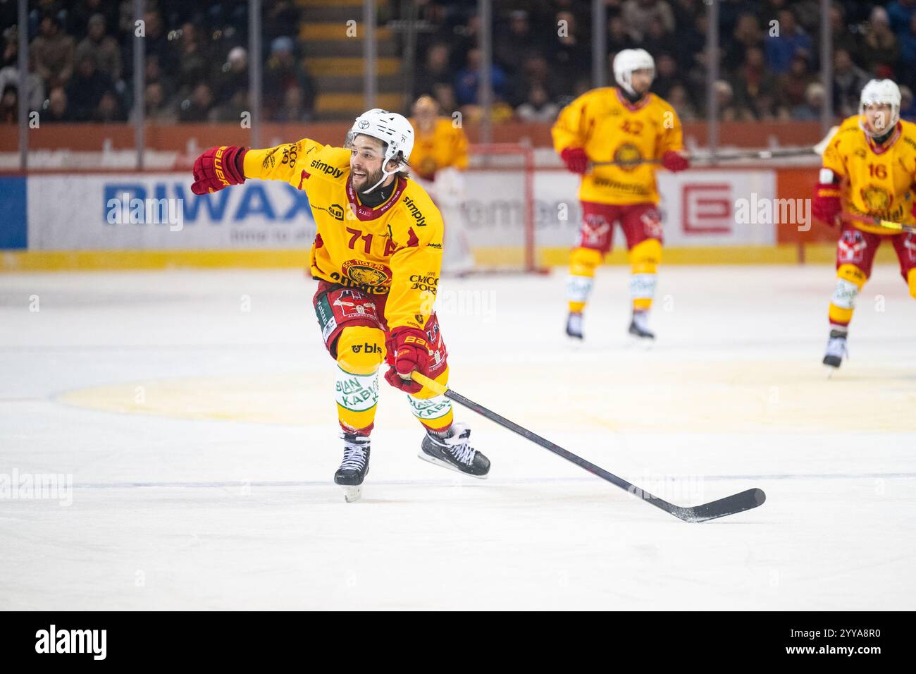 Bern, PostFinance Arena, NL: SC, USA. 20th Dec, 2024. Bern - SCL Tigers ...
