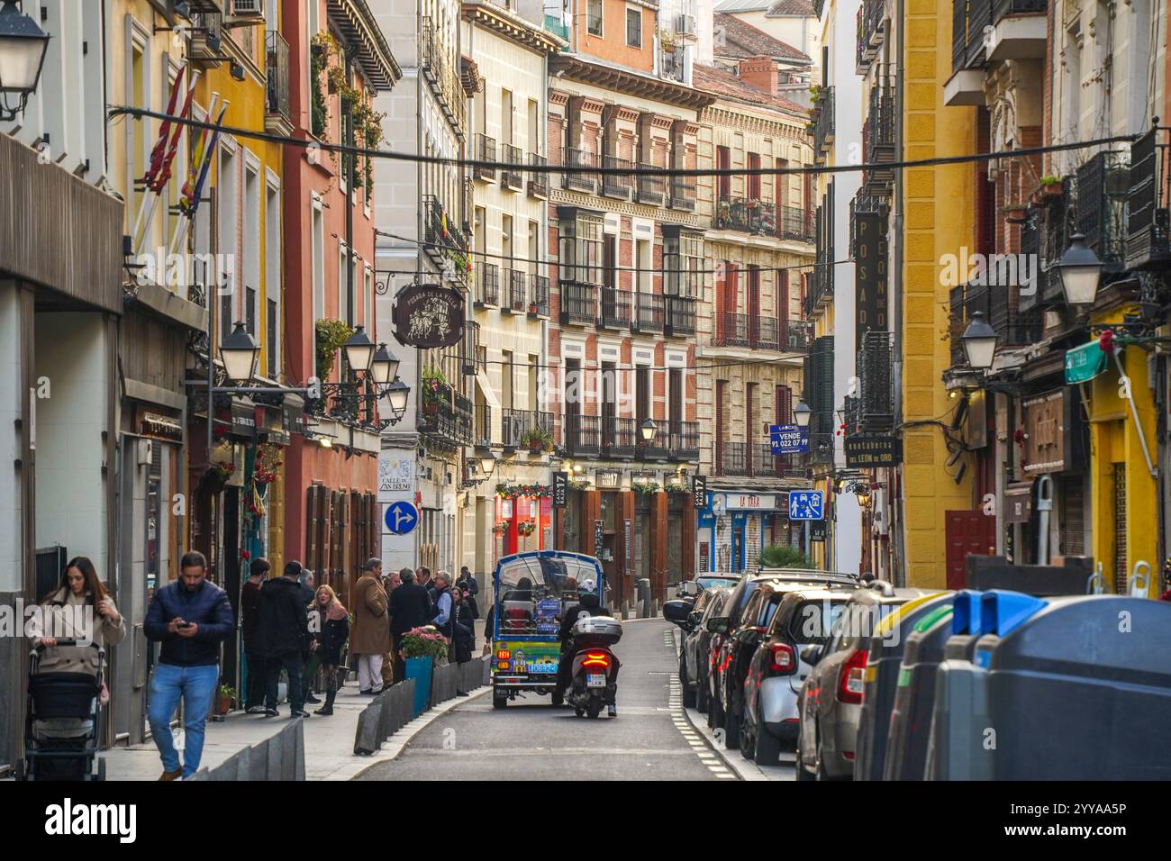 Street view Madrid, Calle de la Cava Baja, Historic centre of Madrid ...