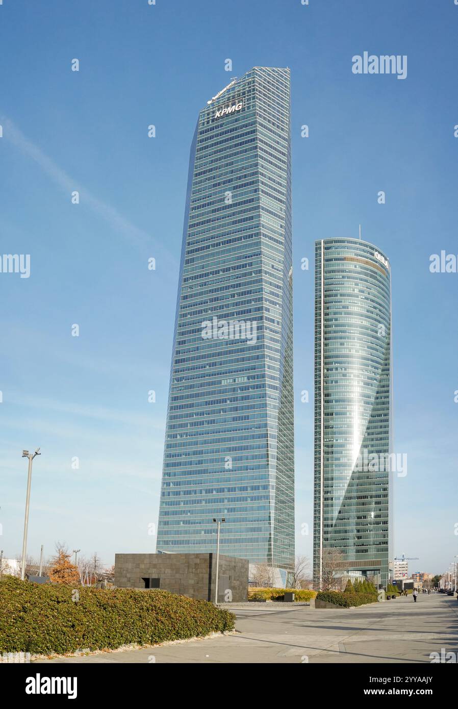 Torre de Cristal,Cristal Tower, Torre Emperador Castellana skyscrapers ...