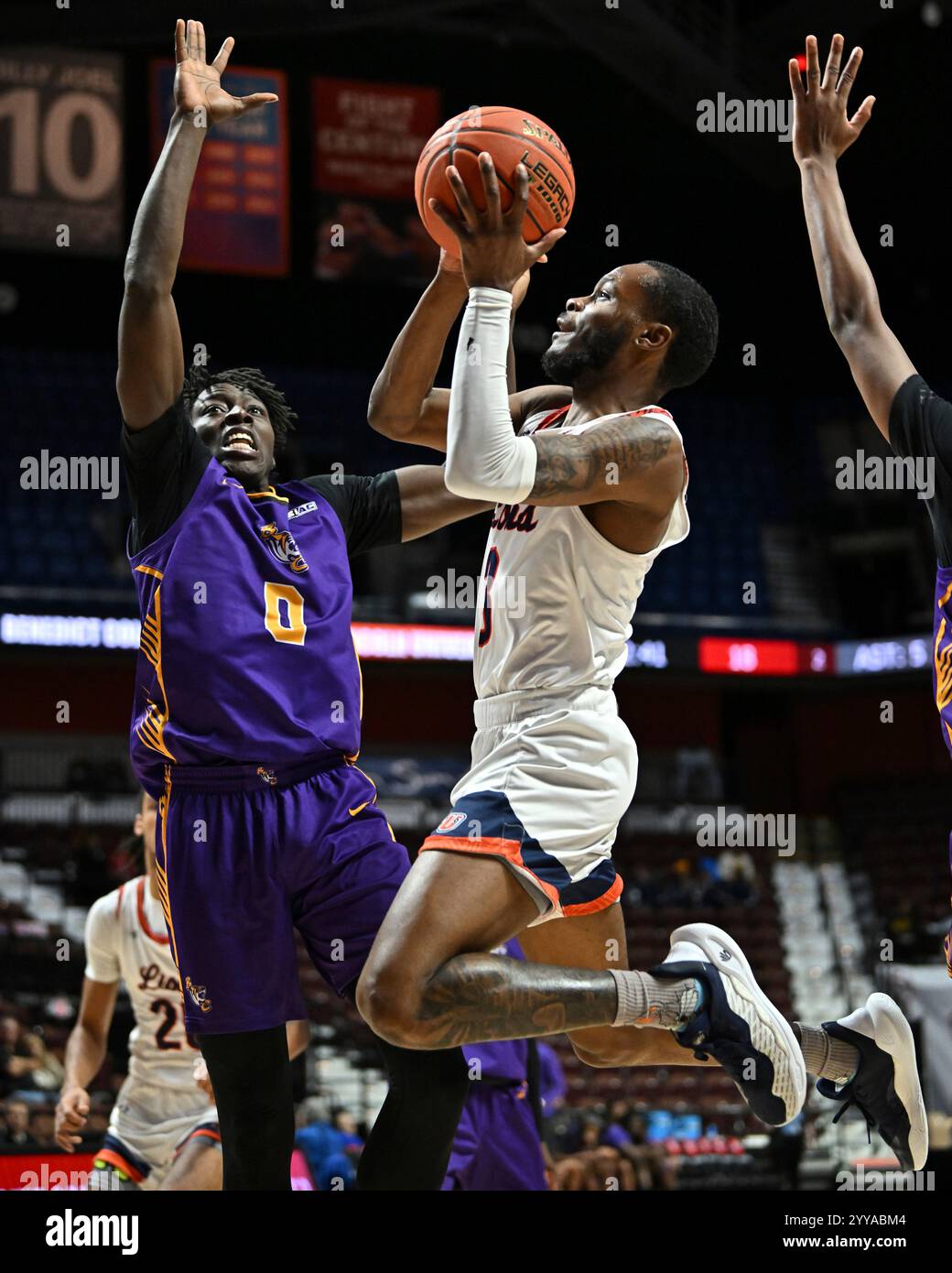 UNCASVILLE, CT - DECEMBER 19: Lincoln University Lions guard Colby ...