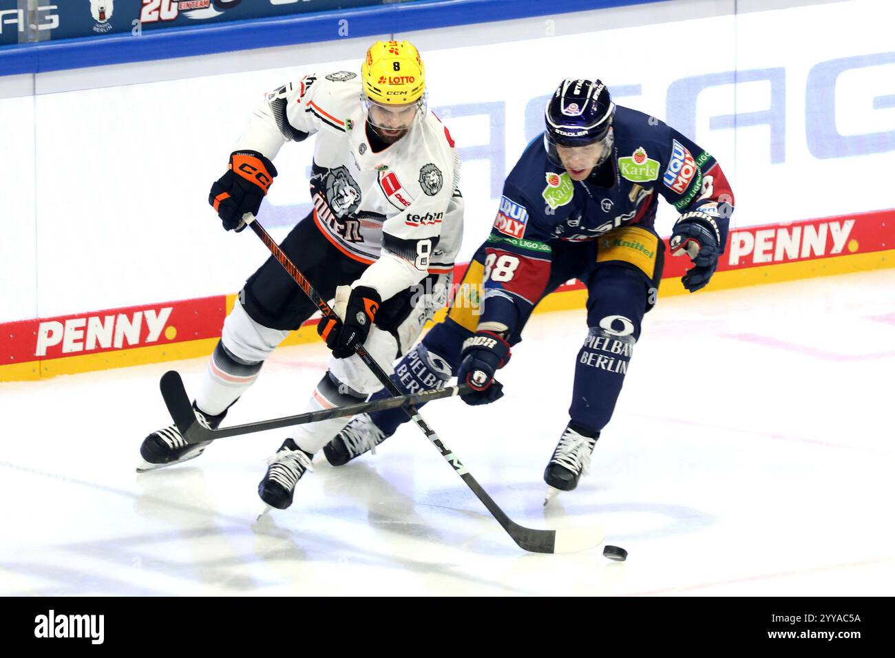 Berlin, Deutschland. 20th Dec, 2024. 20.12.2024, Uber-Arena, Berlin, DEU, DEL, 1.EBL, Eisbaeren ...