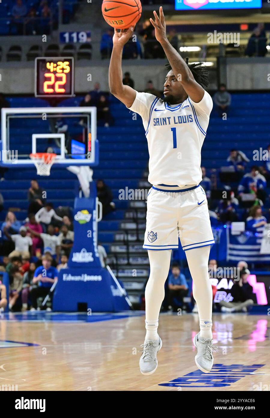 ST. LOUIS, MO - DECEMBER 18: Saint Louis guard Isaiah Swope (1 ...