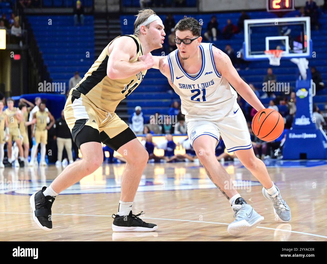 ST. LOUIS, MO - DECEMBER 18: Saint Louis center Robbie Avila (21 ...