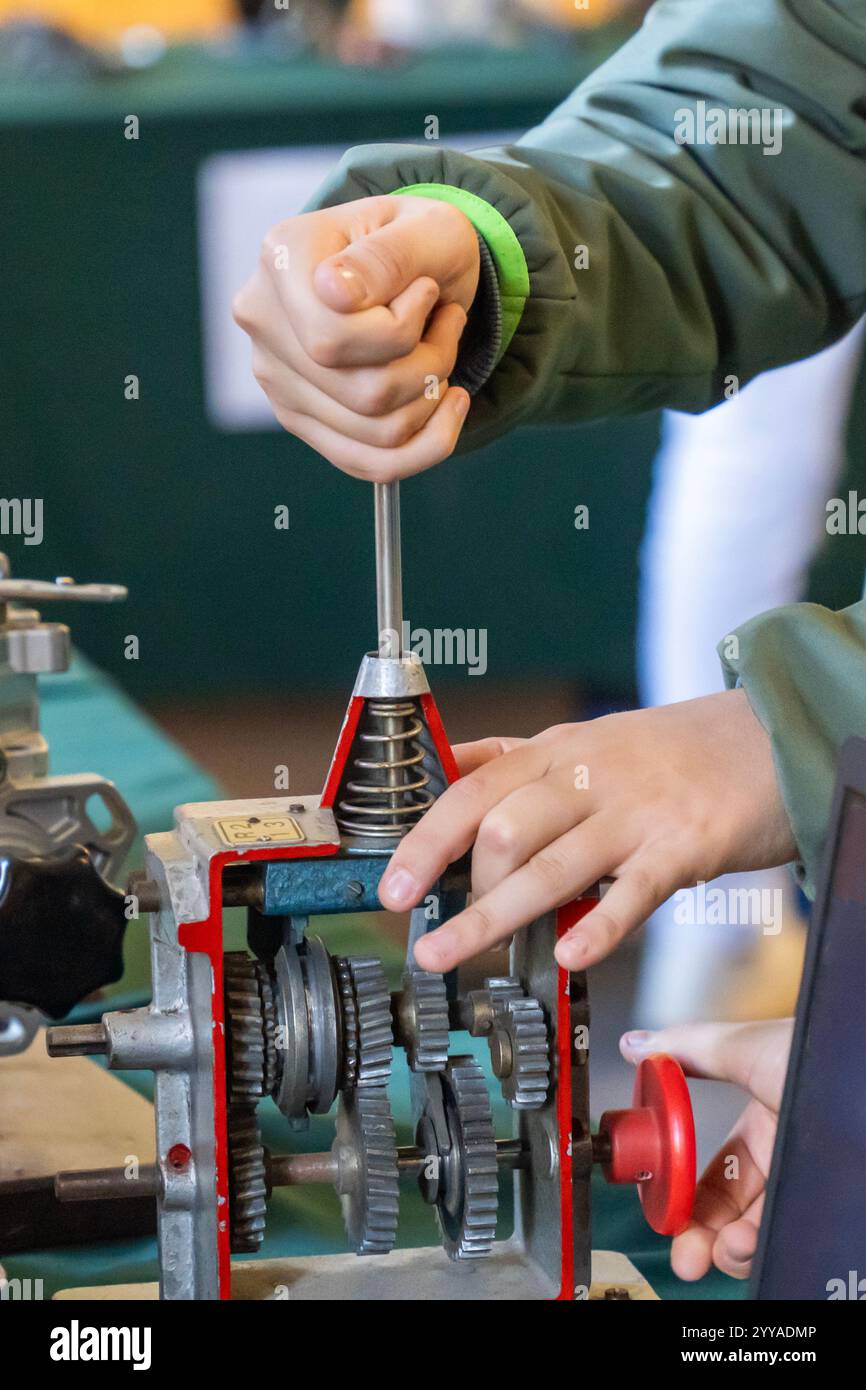 Manually operated old car gearbox model Stock Photo - Alamy