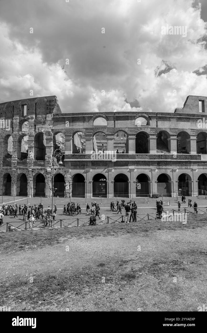 Coliseo vertical hi-res stock photography and images - Alamy
