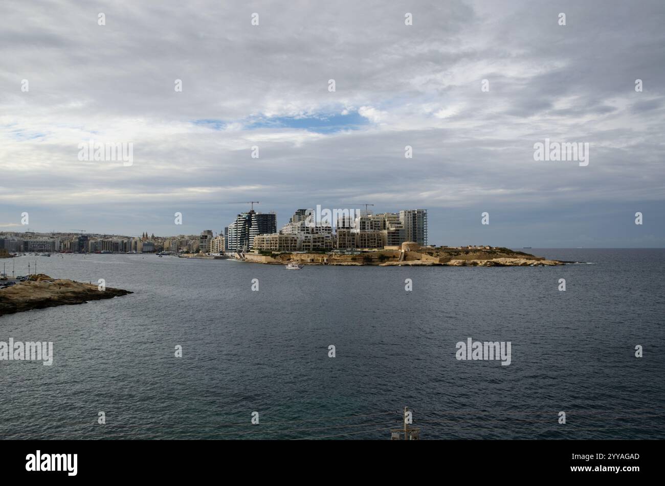 Tigne fort sliema valletta hi-res stock photography and images - Alamy