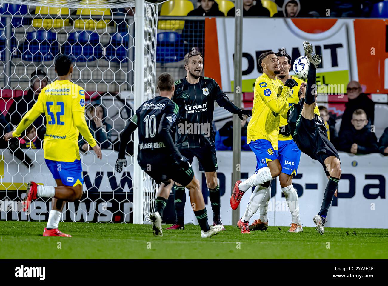 WAALWIJK, Netherlands. 20th Dec, 2024. SPO, Mandemakers Stadium, Dutch eredivisie, season 2024/ ...