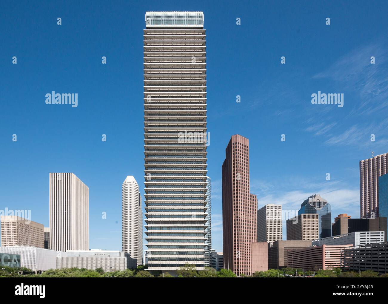 Houston texas downtown skyline red hi-res stock photography and images ...