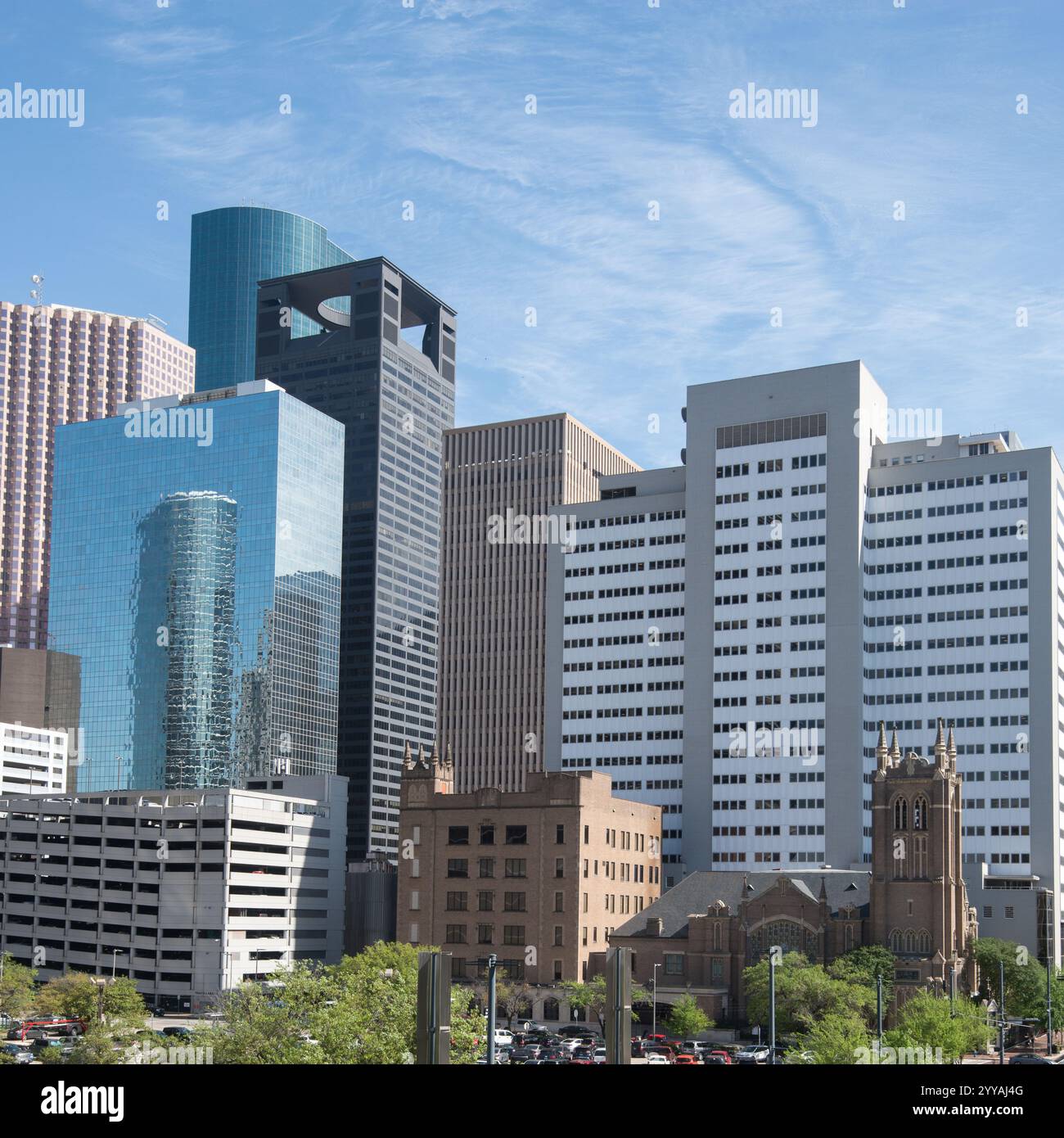 Houston texas downtown skyline red hi-res stock photography and images ...