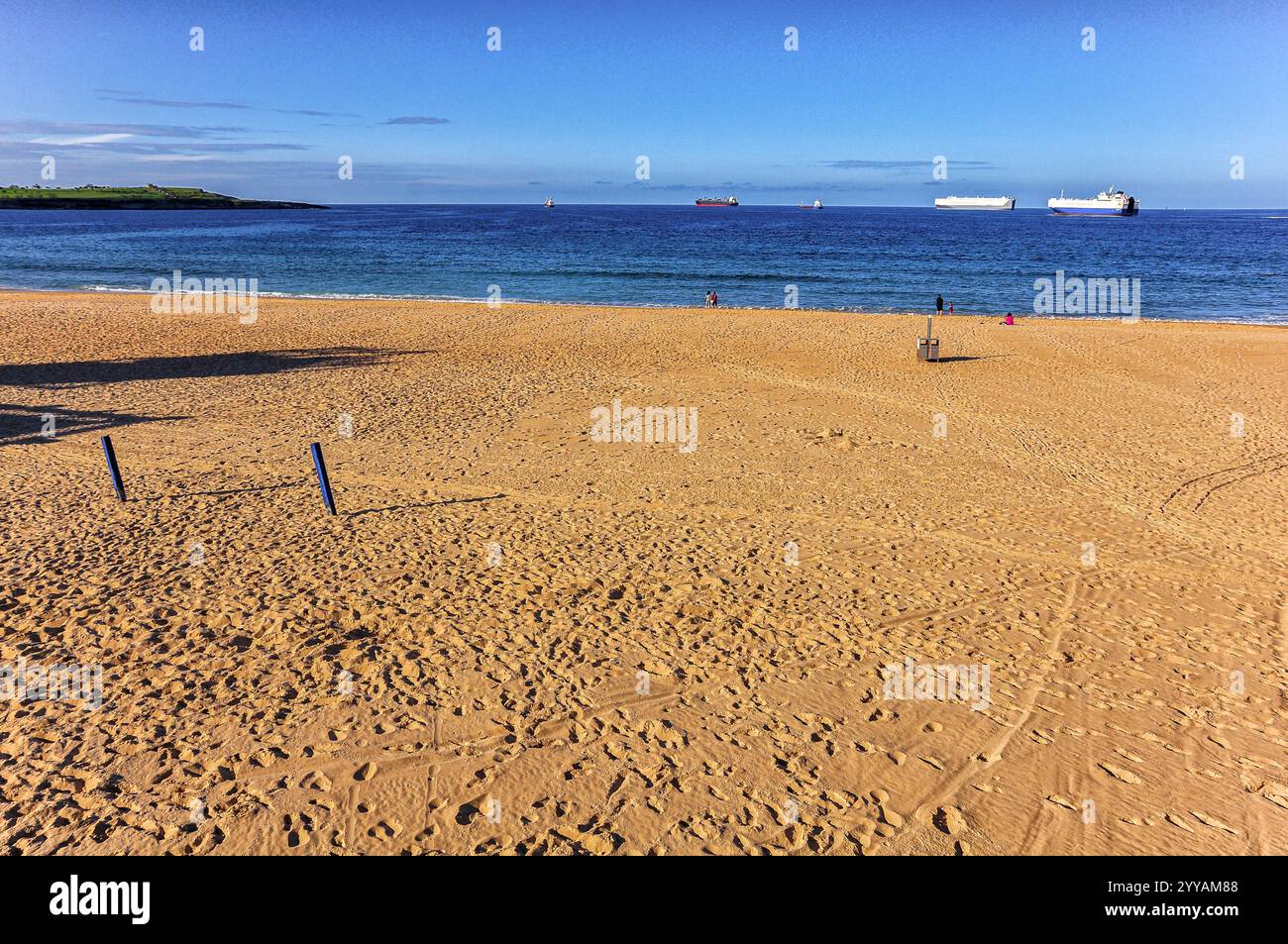 Cargo chronicles: Maritime traffic with cargo ships in the bay of ...