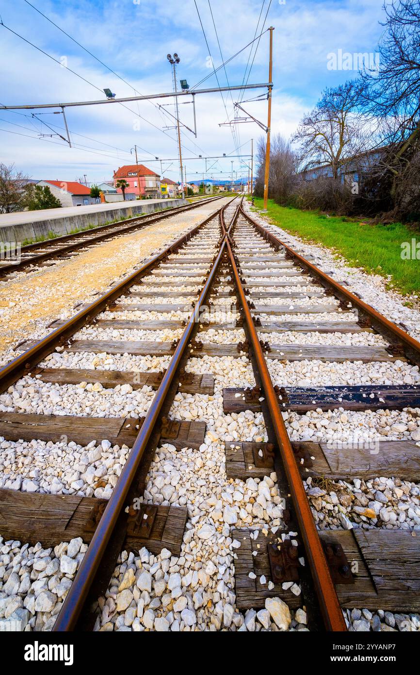 Tracks railway line lines sunset hi-res stock photography and images ...