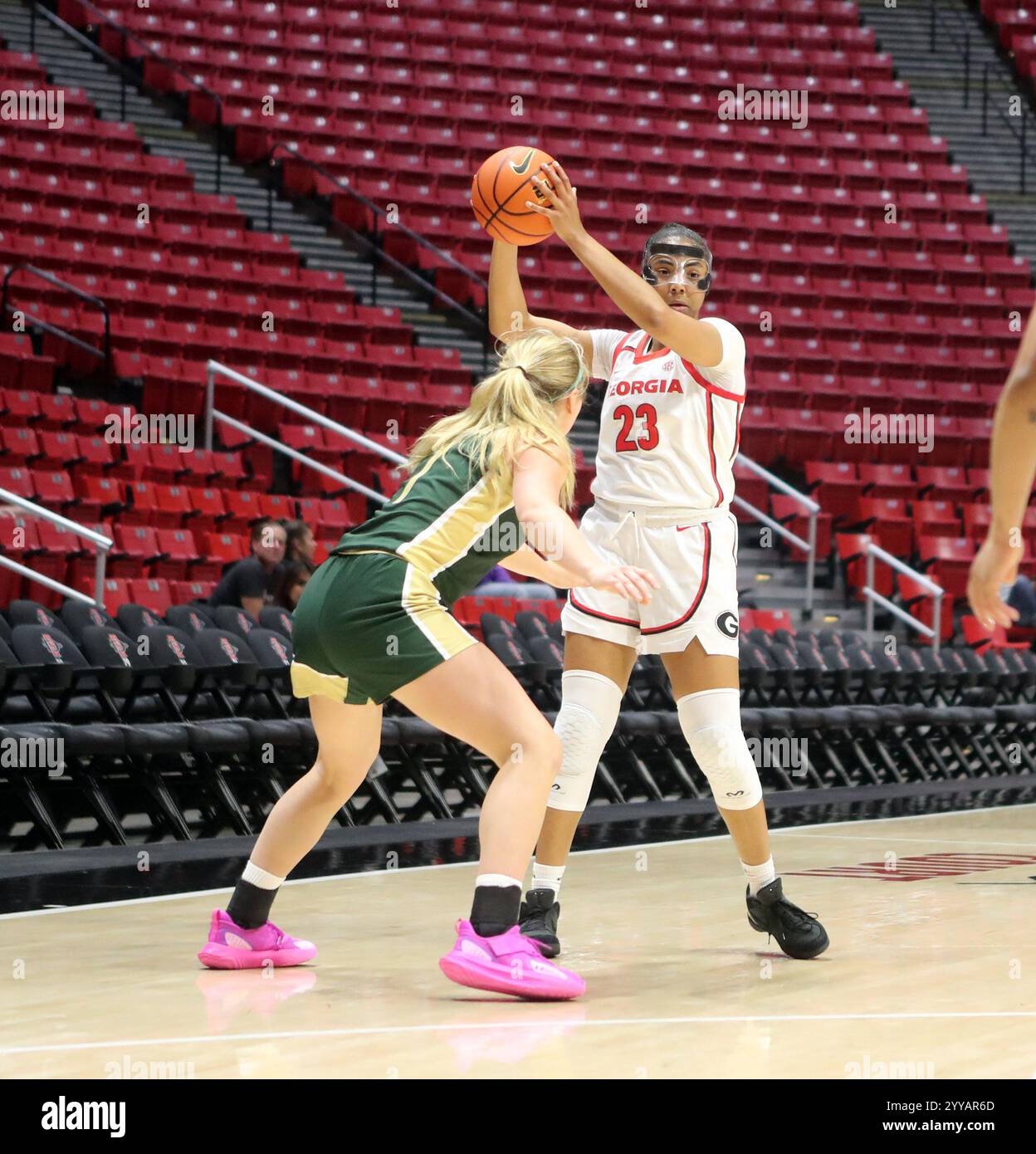 December 20, 2024 - Georgia Bulldogs guard Summer Davis #23 looks to ...
