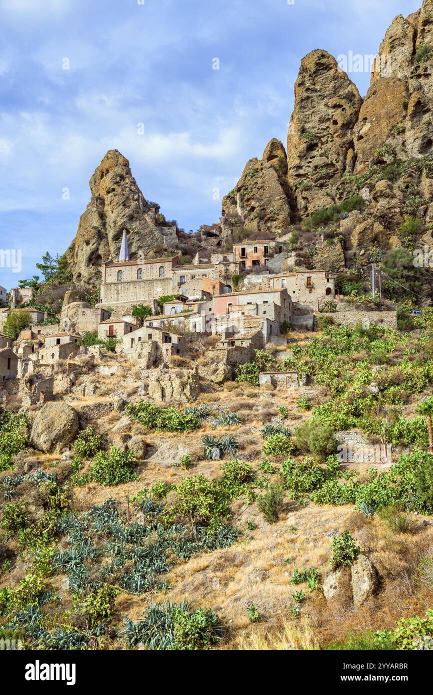 Rock ghost town pentedattilo hi-res stock photography and images - Alamy