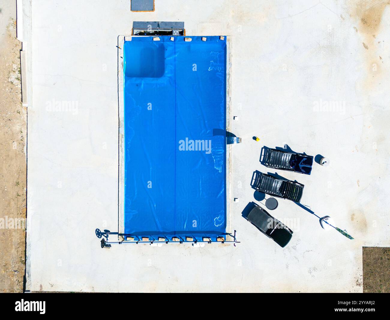 Pool tools hi-res stock photography and images - Alamy
