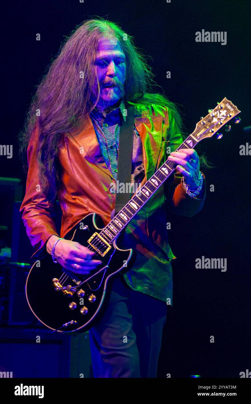 Edinburgh, UK. 20th Dec, 2024. Del Amitri perform Live at the Edinburgh ...