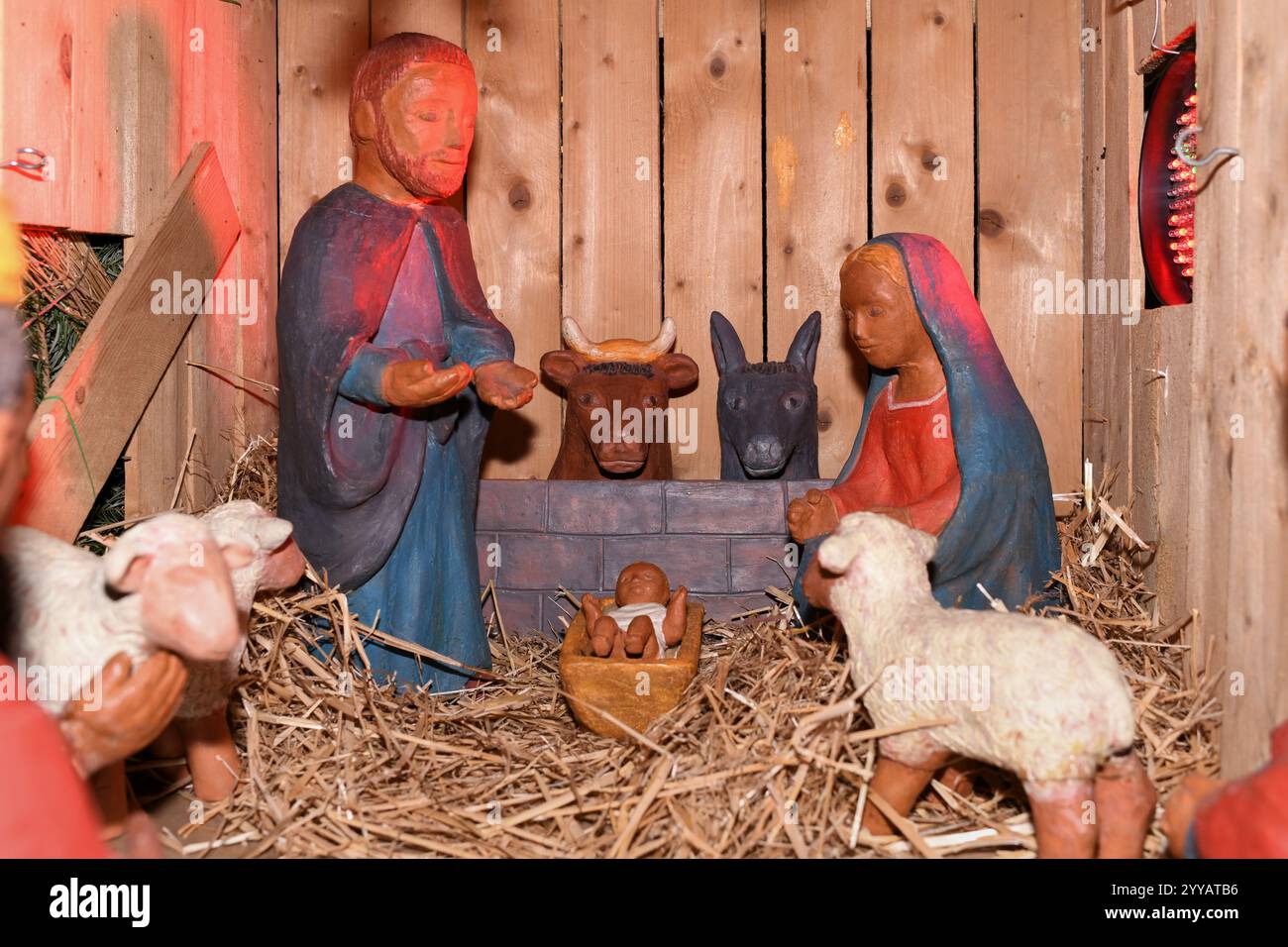 Wooden Christmas nativity scene Creche with Joseph Mary, Jesus and magi ...